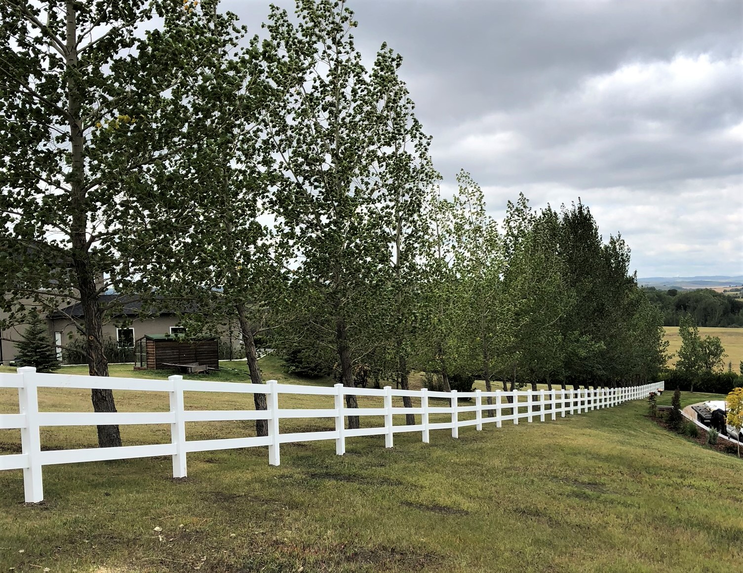 Vinyl Fencing Edmonton | Privacy, Picket, Ranch Rail Fences Calgary ...
