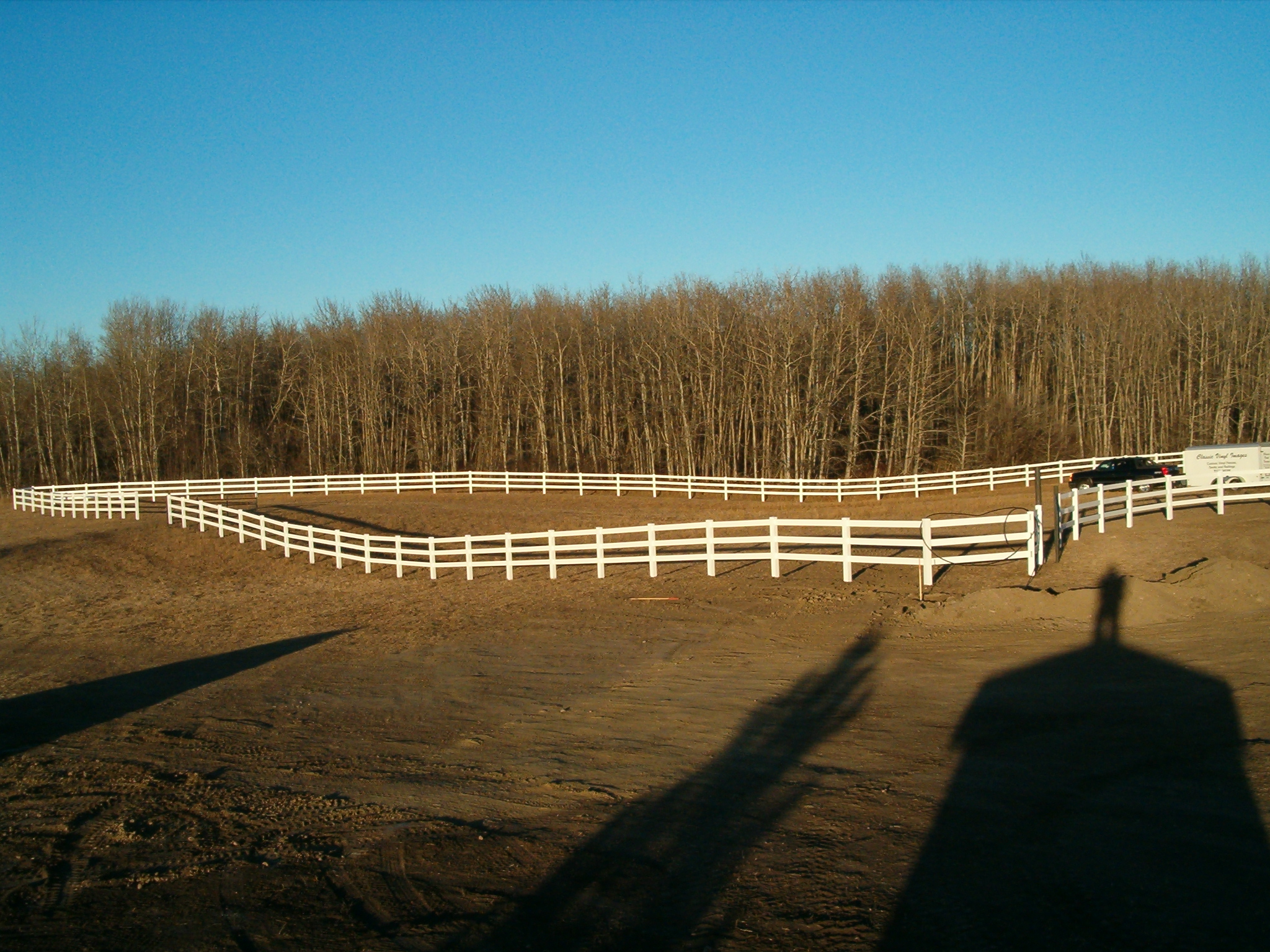 DLR Vinyl - Vinyl Fence Supplier | Custom Fencing Calgary & Edmonton